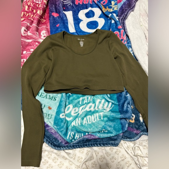 Tops | Army Green Long Sleeve Crop Top | Poshmark